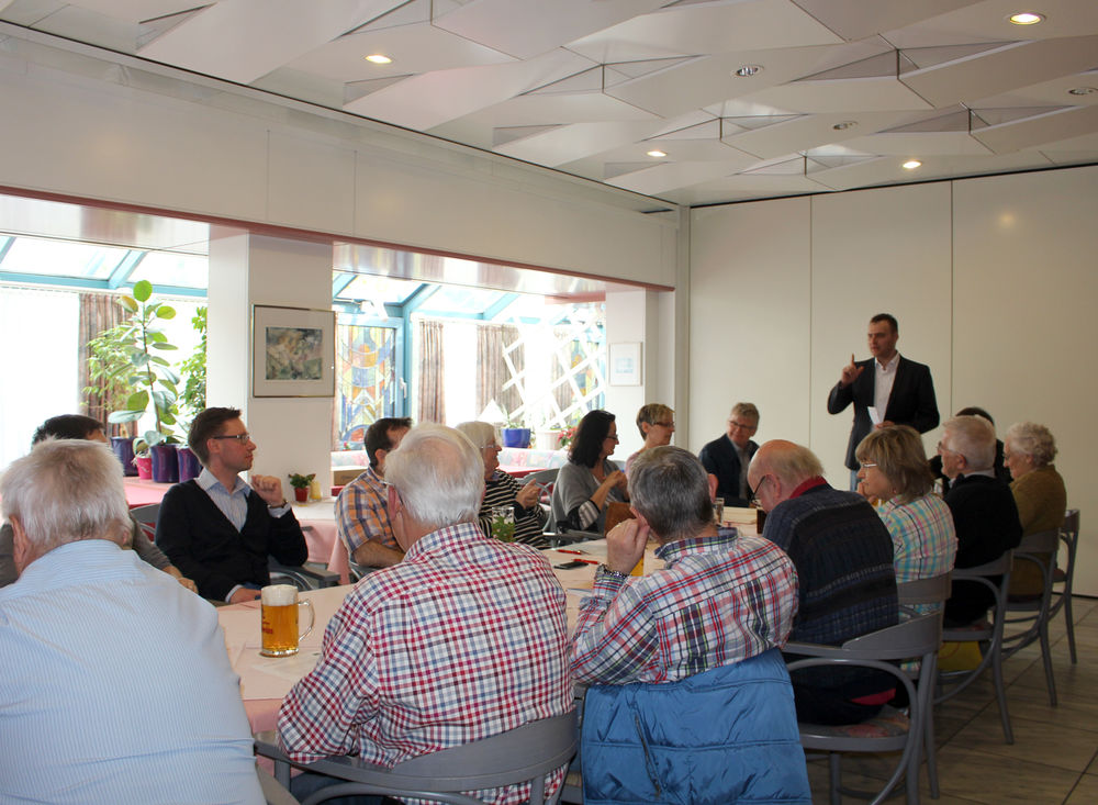 Hauptversammlung der SPD Salach: Führungsteam um Michael Zöllinger ...